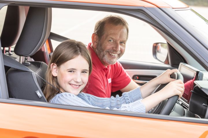 60 Minute Young Drivers Driving Lesson | Activity Superstore