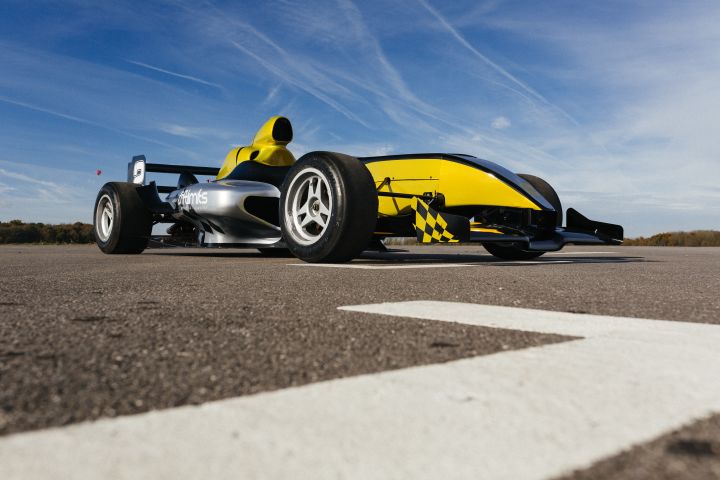 F1000 Single Seater Race Car Experience | Activity Superstore